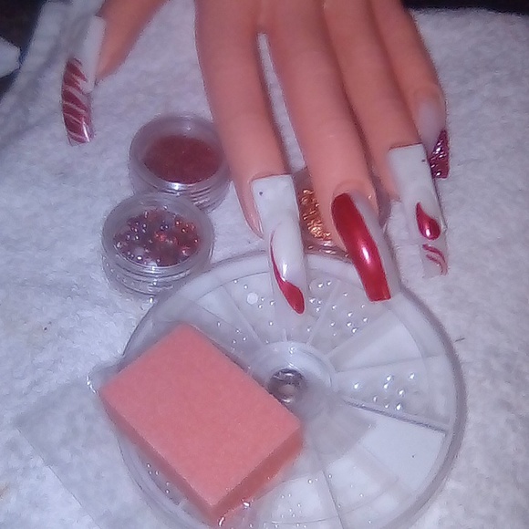 Hand painted | Other | Custom Hand Painted Red N White Nail Set Dakeek ...